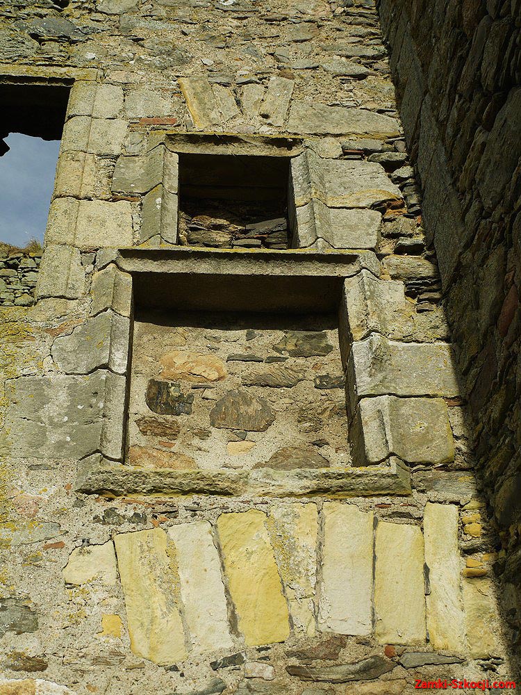 Knockhall Castle - Zamki Szkocji