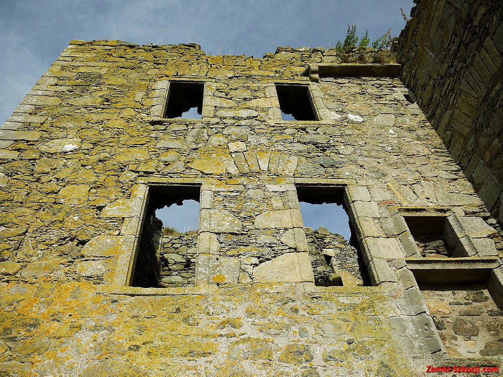 Knockhall Castle - Zamki Szkocji