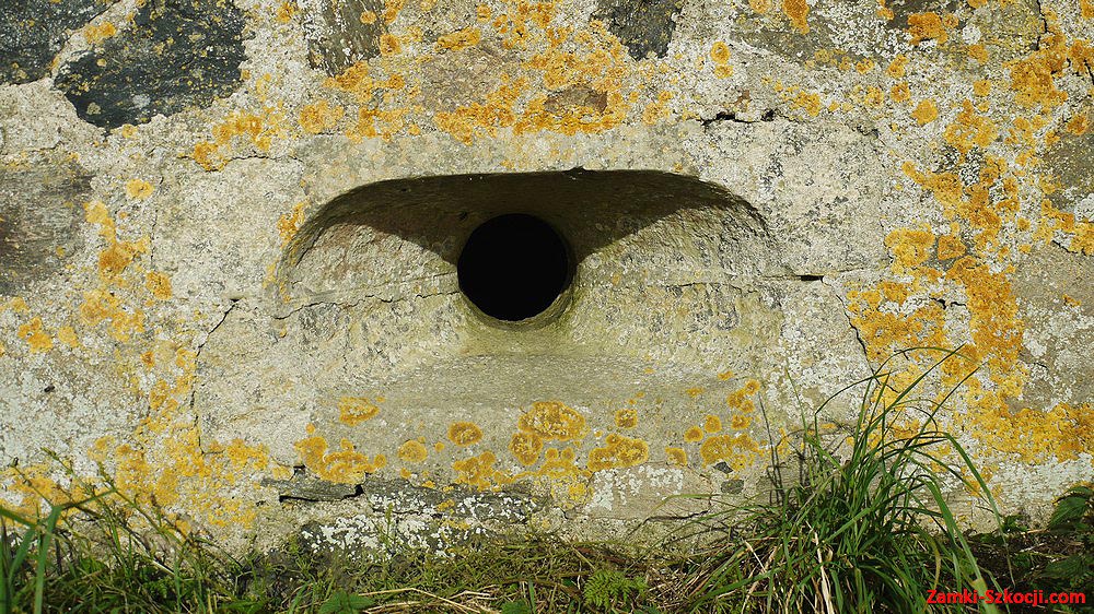 Knockhall Castle - Zamki Szkocji